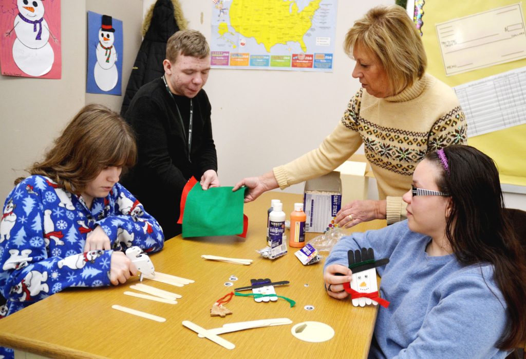 Charleroi students make ornaments, build bridges - Herald-Standard